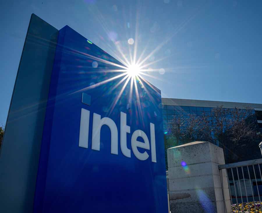 Intel lanza el Primer Programa de Aceleración de PC con IA de la ...